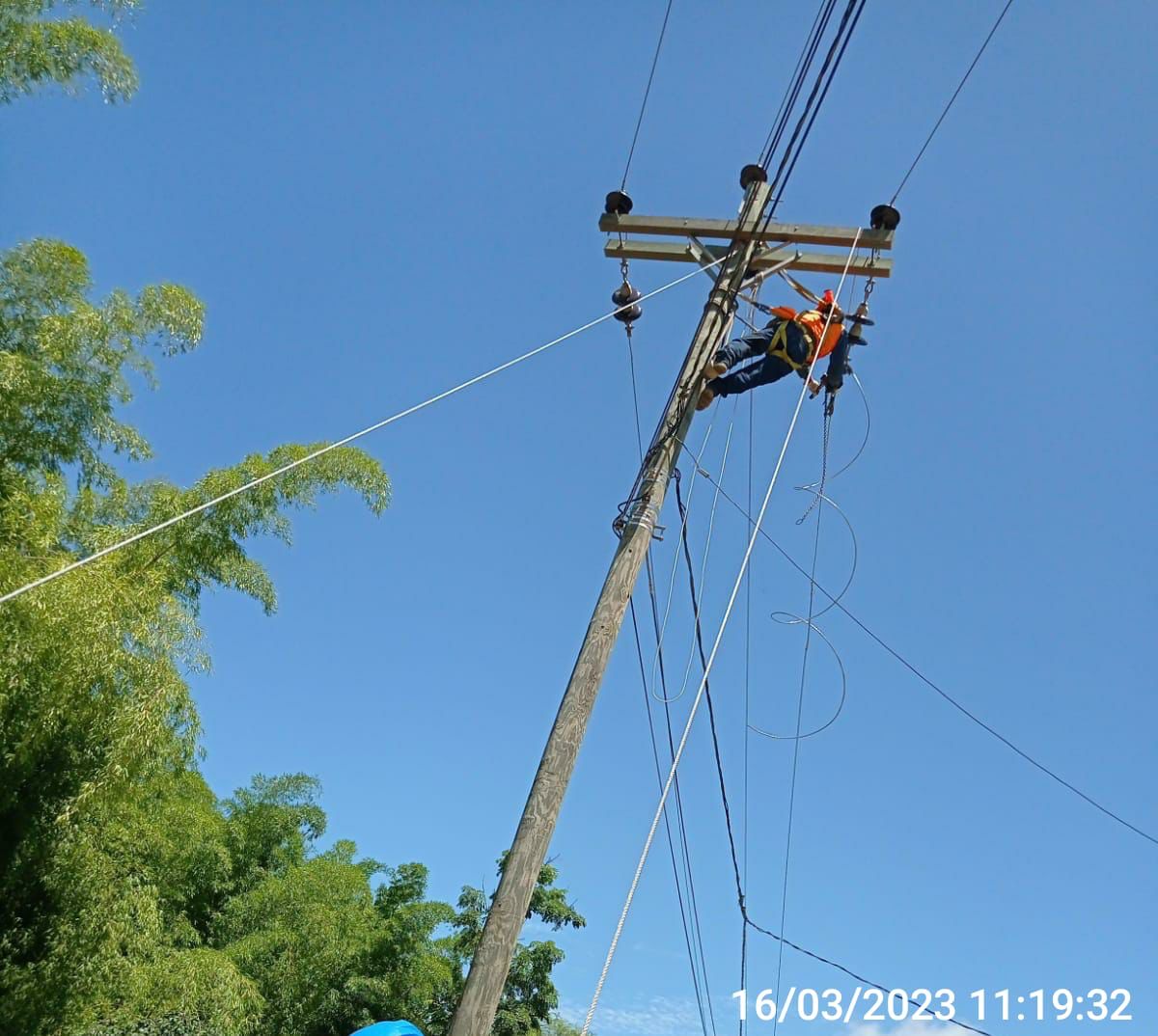 Enosa recupera de manera progresiva servicio eléctrico en zonas del ...