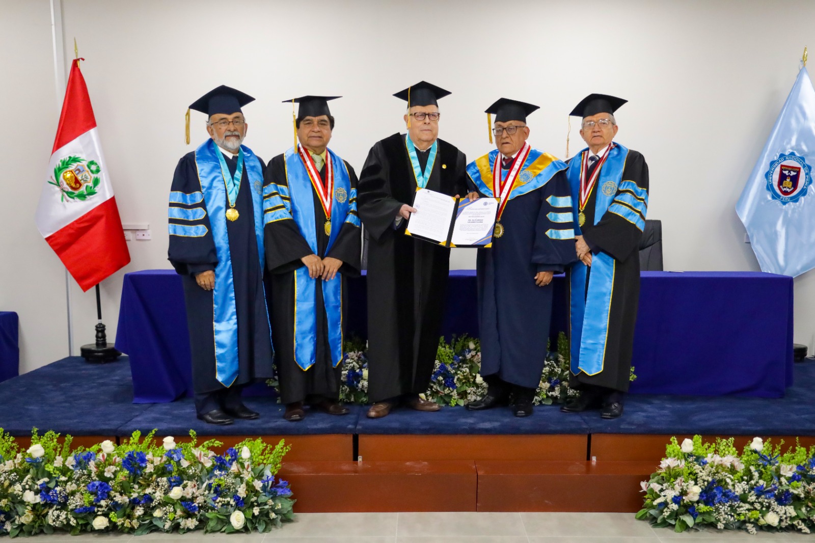 UNP otorga Doctor Honoris Causa a presidente del BCRP, Julio Velarde ...