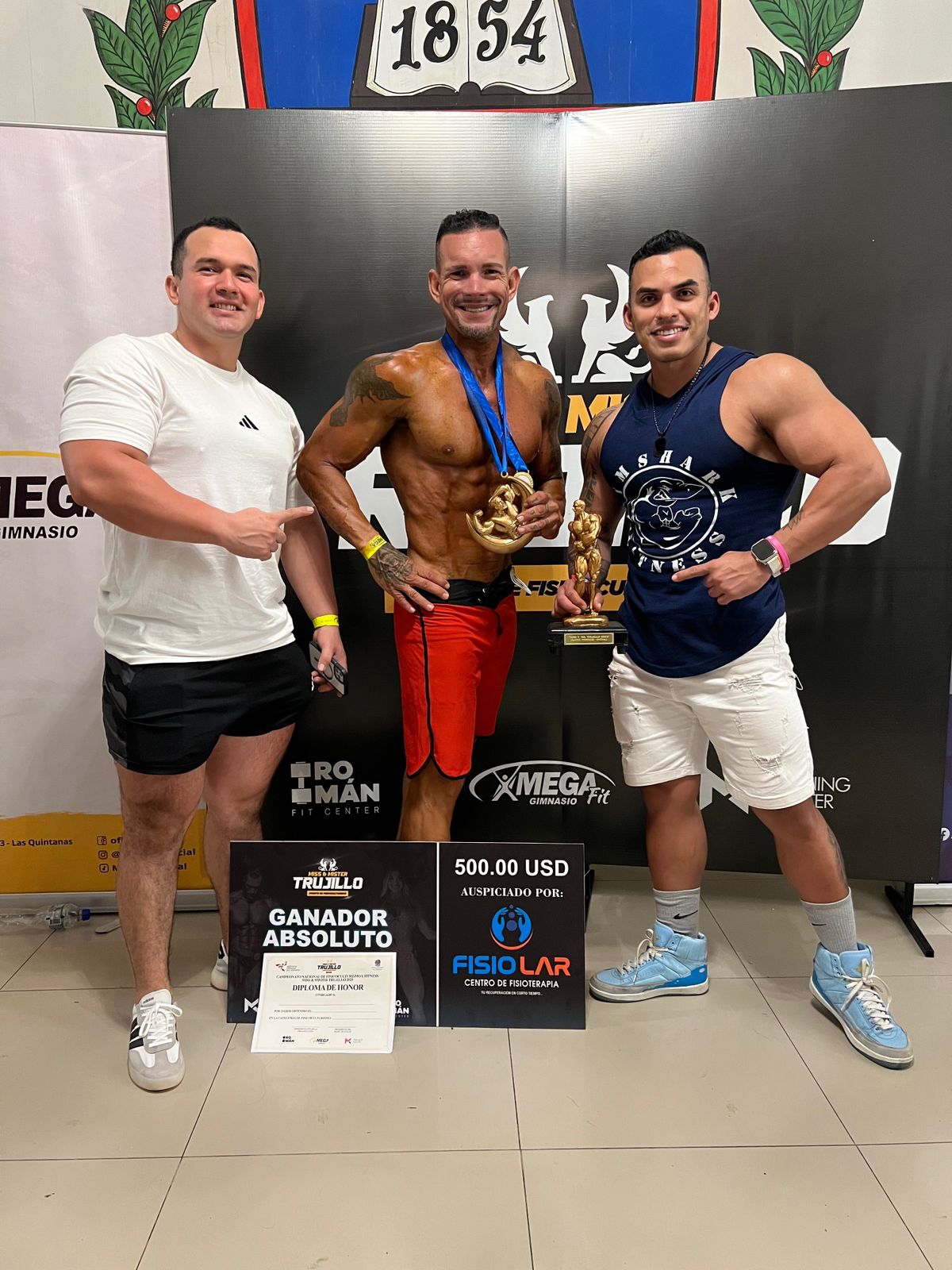 Atleta piurano Jorge Arturo Salazar se corona como Mister Trujillo 2025 ...
